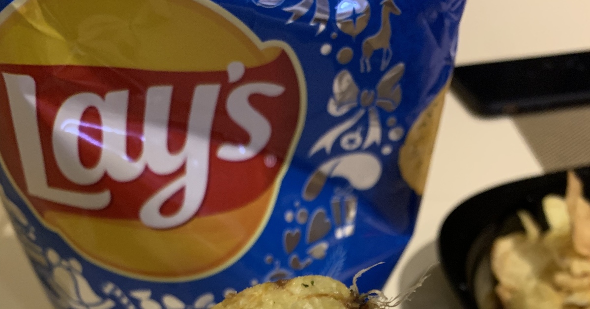 Новый lays со вкусом сметаны и пауков | Пикабу