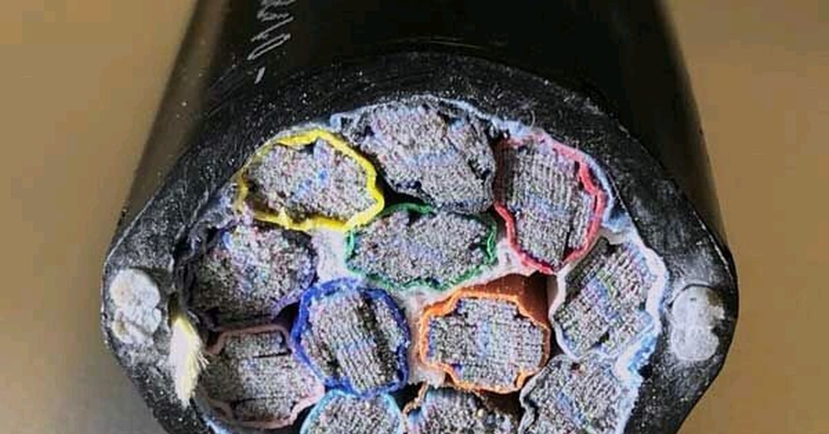 Нет, это не медный кабель. Оптика, мать её! | Пикабу