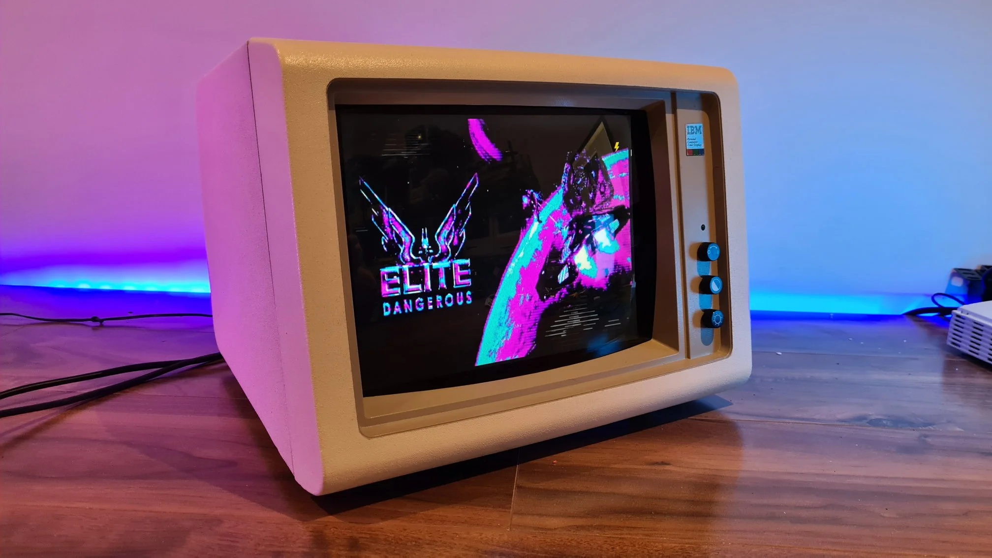 IBM 5153 был разбит курьером | Пикабу