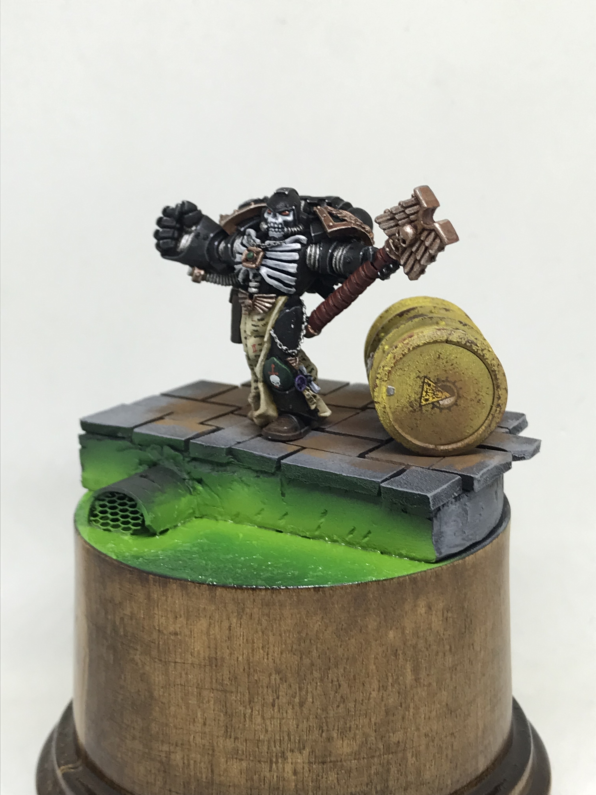 Любительская роспись миниатюр. Warhammer 40 000. Chaplain with power ...