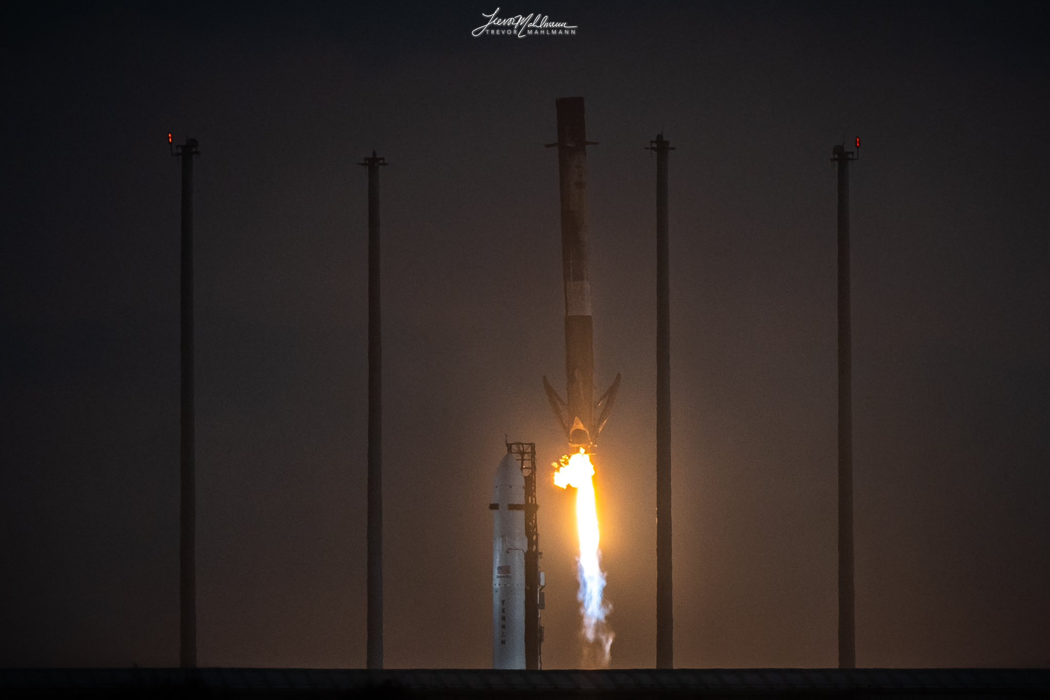 SpaceX запустили спутники конкурента Starlink | Пикабу